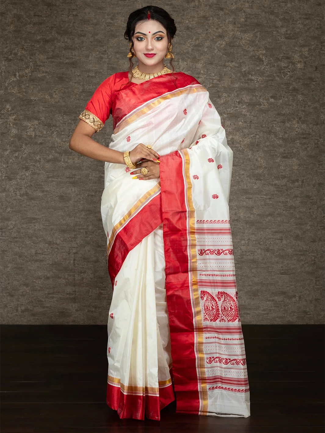 Garad Silk Saree – WeaversIndia